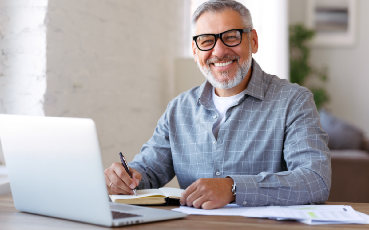 Bijverdienen als zelfstandige na je pensioen - Acerta